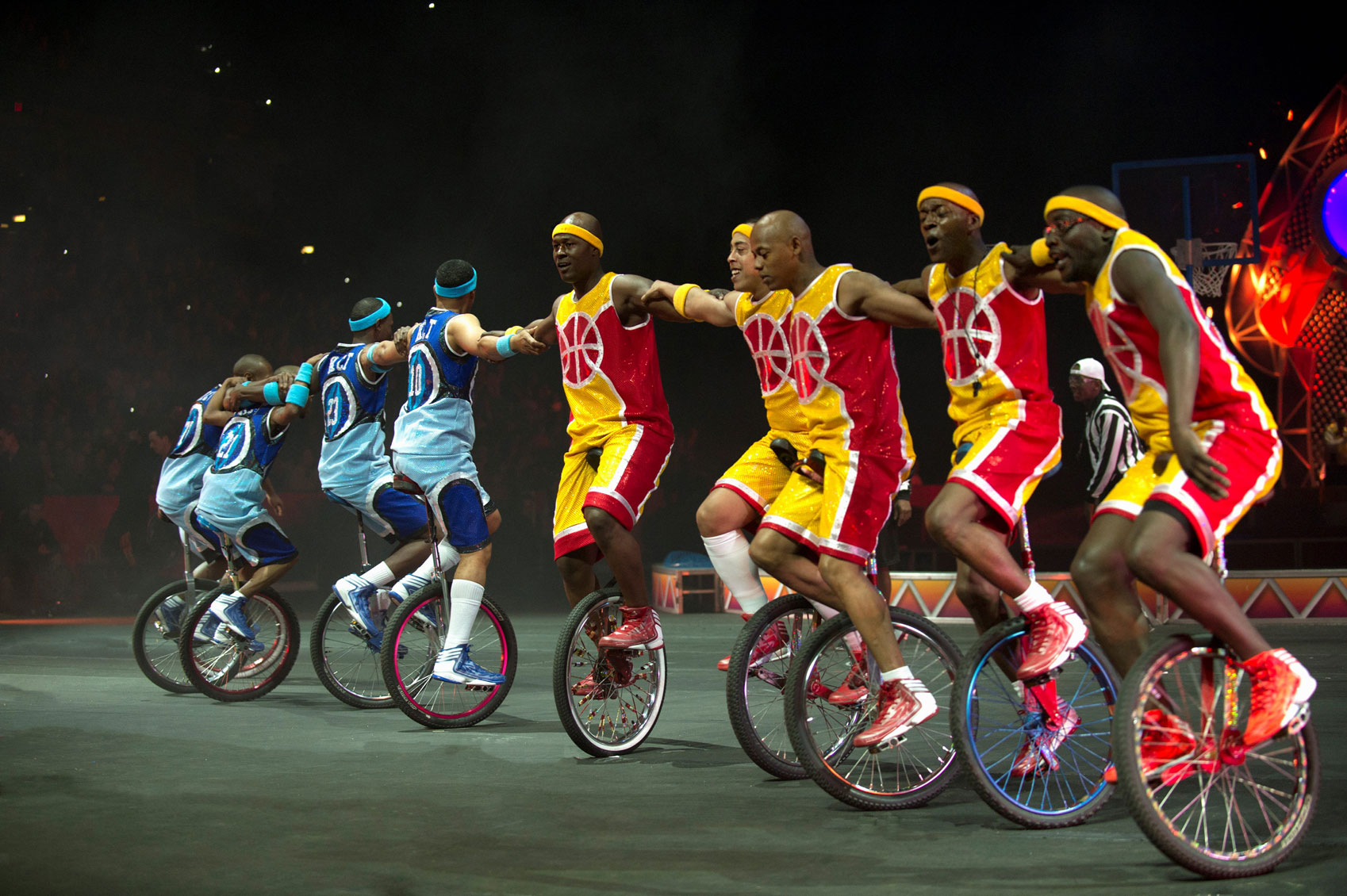 BASKETBALL UNICYCLIST’S TEAM IN DUBAI - 2ID EVENTS